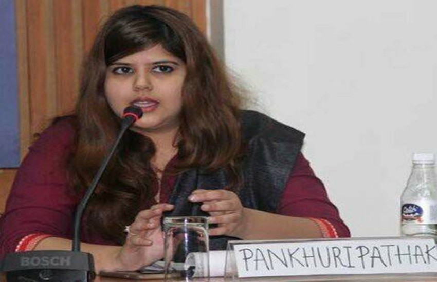 हार के बाद सपा को एक और झटका, युवा प्रवक्ता पंखुड़ी पाठक ने दिया ...