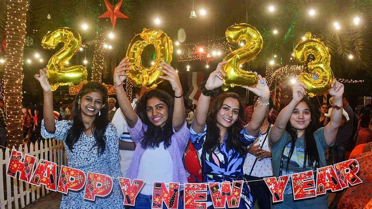 how people celebrate new year differently worldwide - Happy New Year ...