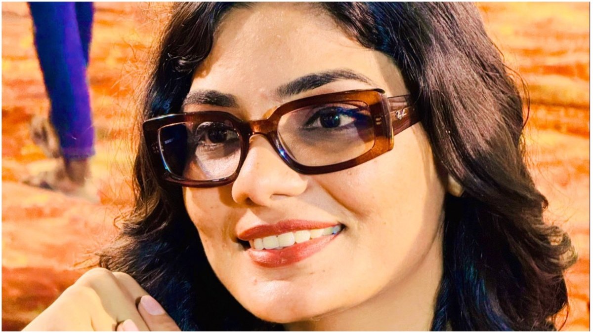 Neha Singh Rathore taunts BJP says china hamari Zameene kabza kar rha hai lekin 56 inch ki ...