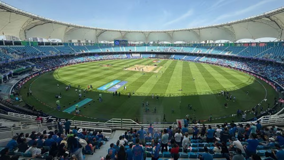 IND vs PAK: India Pakistan Teams Stuck In Dubai Traffic Jam, Team India Reached Reached 35 ...