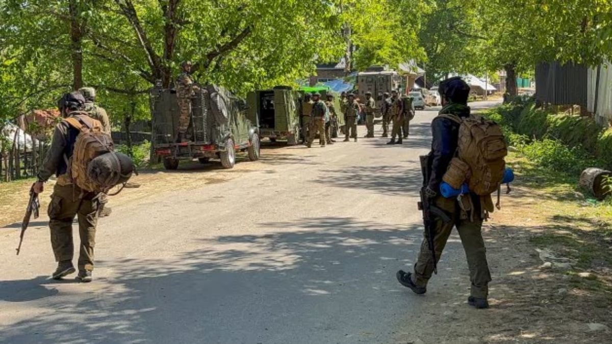 indian army arrested pakistani citizen from loc in poonch sector jammu ...