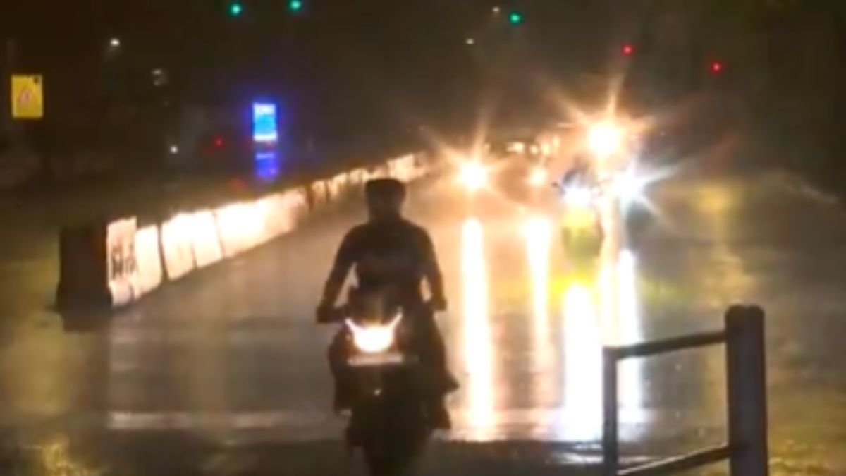 Heavy Reain In Delhi-NCR | भारी बारिश के साथ हुई गुड मॉर्निंग, दिल्ली-NCR में कई जगह जलभराव ...