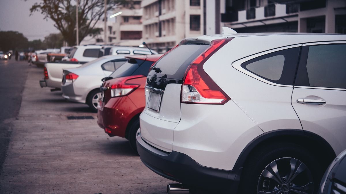 GST 2.0 का बड़ा झटका! ऑटो सेक्टर में हड़कंप, नई कारें हुईं सस्ती लेकिन डीलर्स को ₹2500 करोड़ का ...