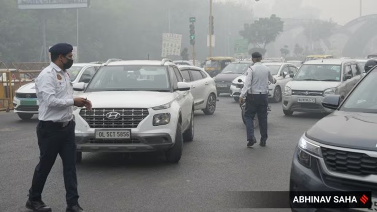 Pollution crisis in Delhi-NCR: 50,000 vehicles running without PUC, GRAP rules fail - दिल्ली ...