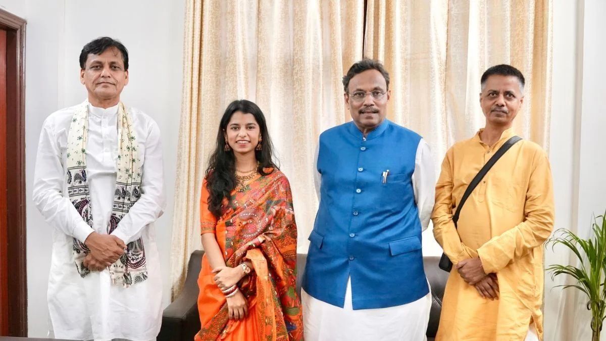 bihar elections 2025 folk singer Maithili Thakur joins BJP can fight ...