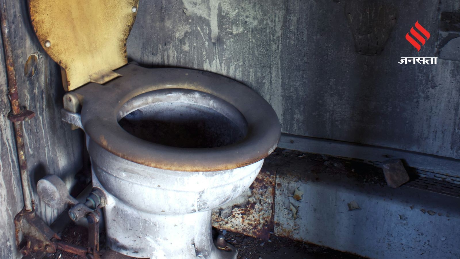 History of Toilets: From the Indus Valley to Modern Flush Systems ...