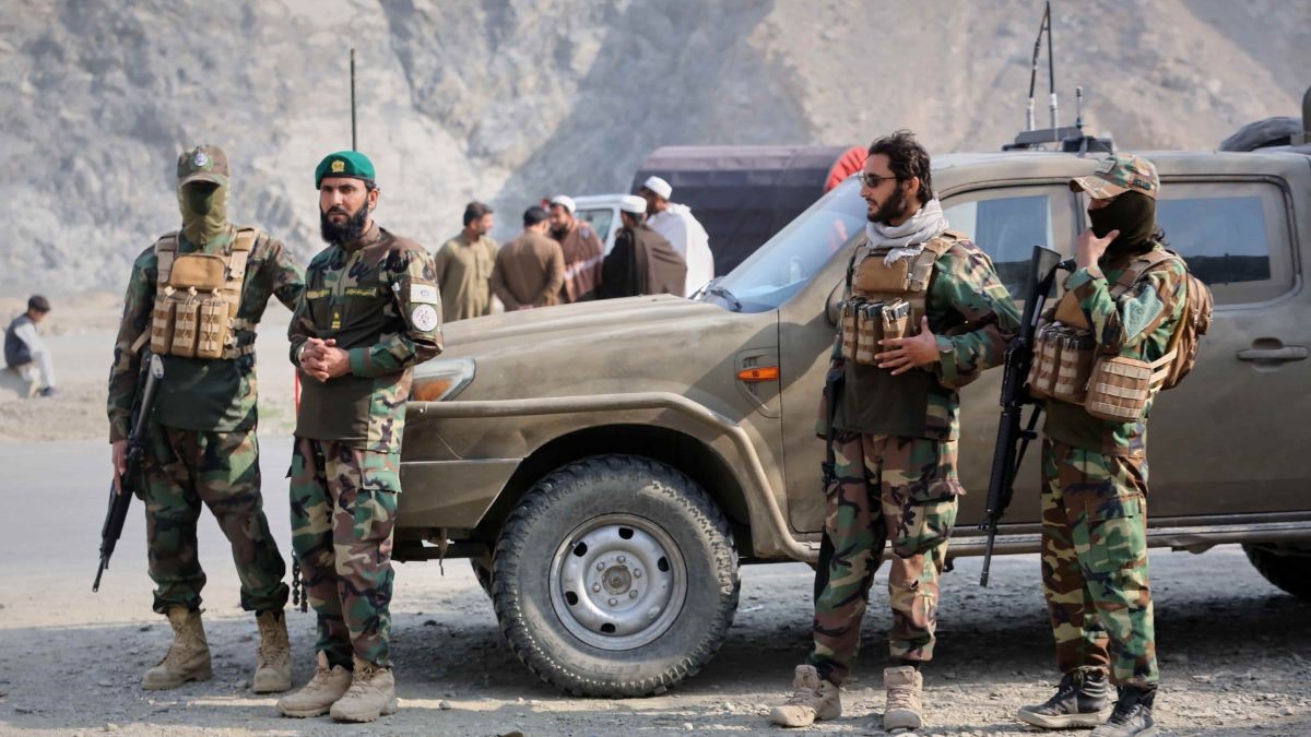 In Pakistan Talibani Militants Kill 6 Security Personnel and Four ...